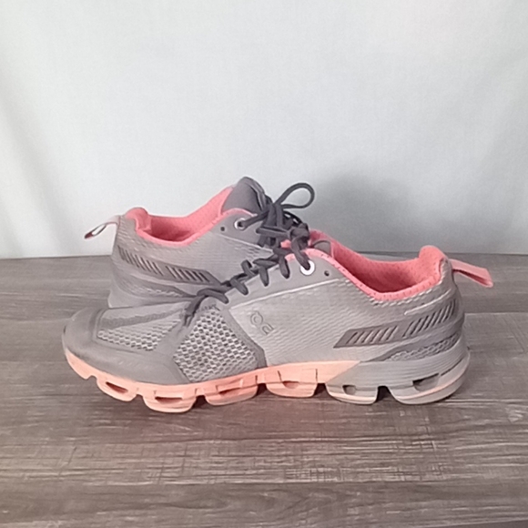On Clouds | Shoes | On Clouds Gray Pink Cloudflyer Running Shoes Size ...